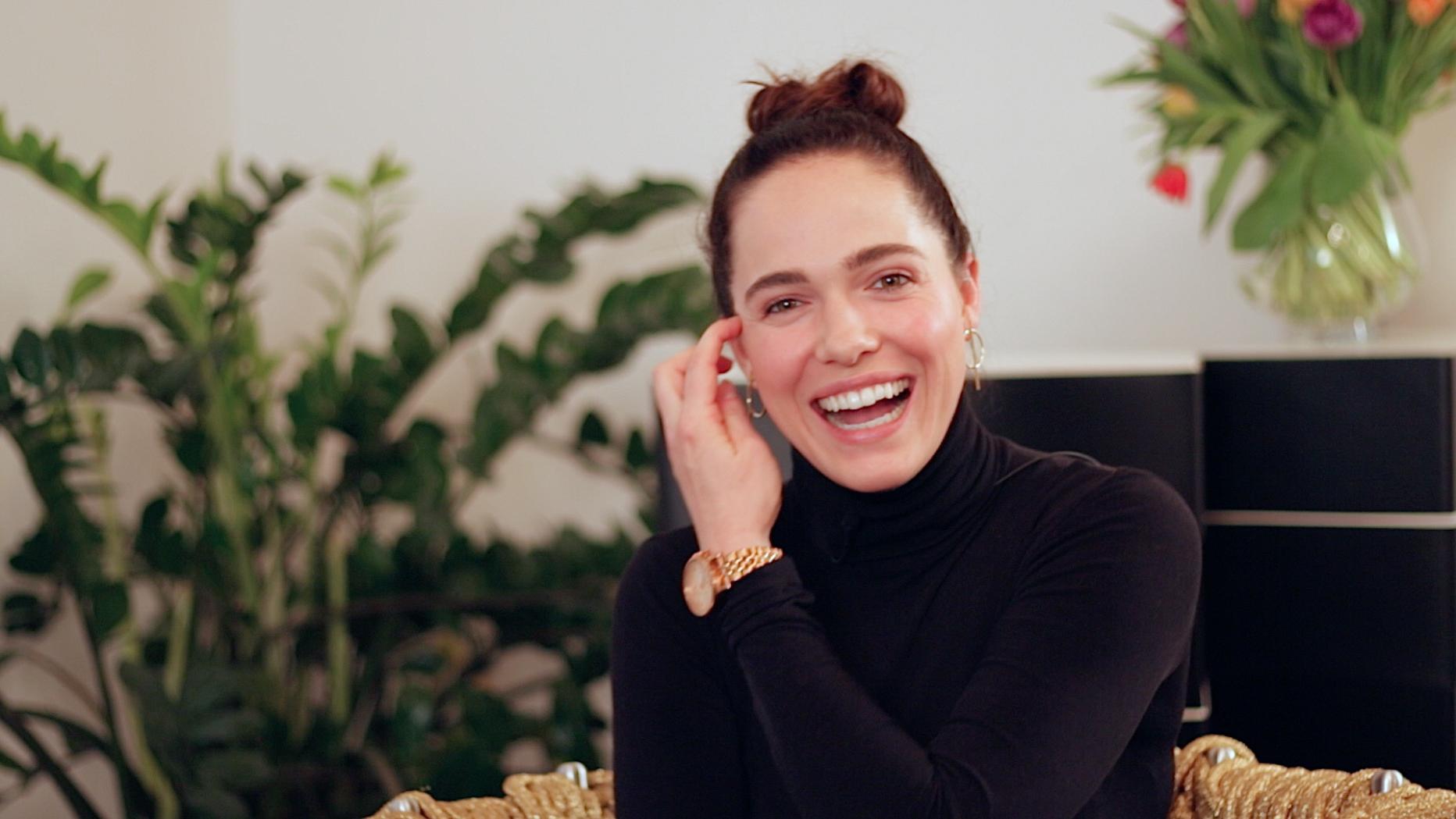 Schauspielerin Verena Altenberger und der ideale Flickflack