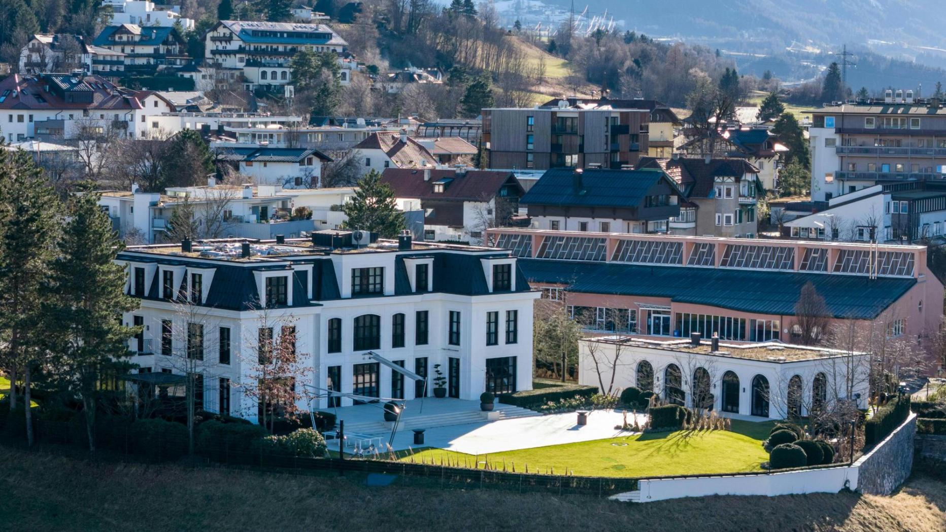 Benkos Luxus-Villa legt Steuerschlupfloch offen Benkos Luxus-Villa legt Steuerschlupfloch offen